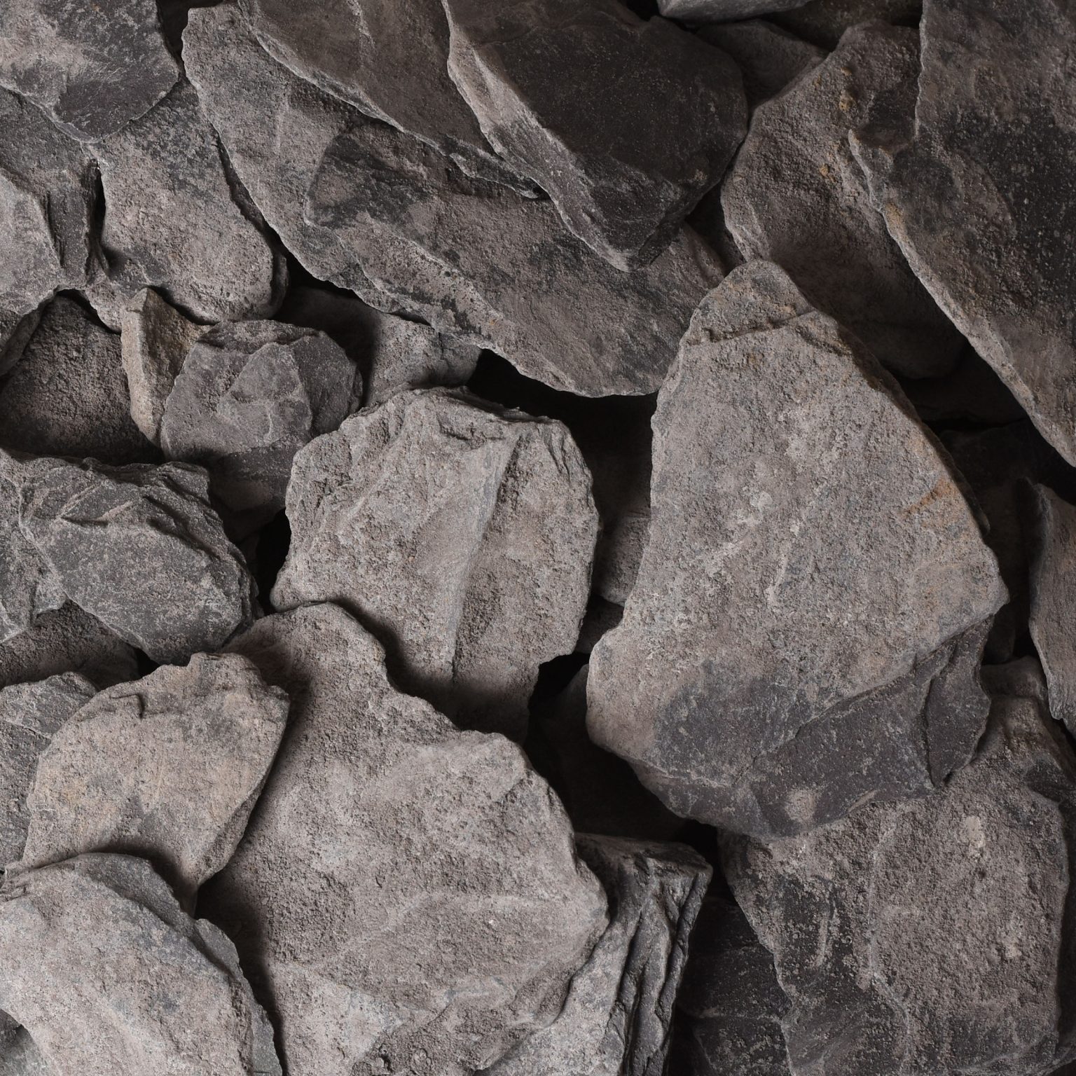 Heather Blue Slate Chippings - Grundon Sand & Gravel
